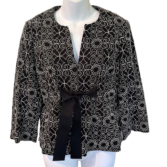 Bandolino | Jackets & Coats | Bandolino Suit Jacket Capri Pant 2 Piece ...